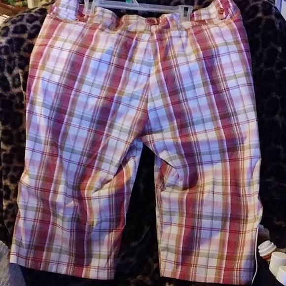 Drama Gold | Pants & Jumpsuits | 22 Drama Gold Plaid Stretch Capris ...